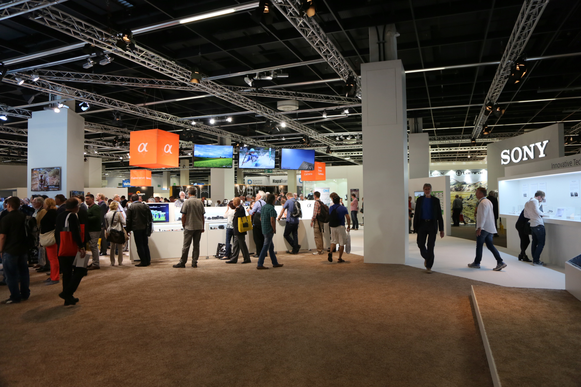 Sony stand I. - Pixinfo.com